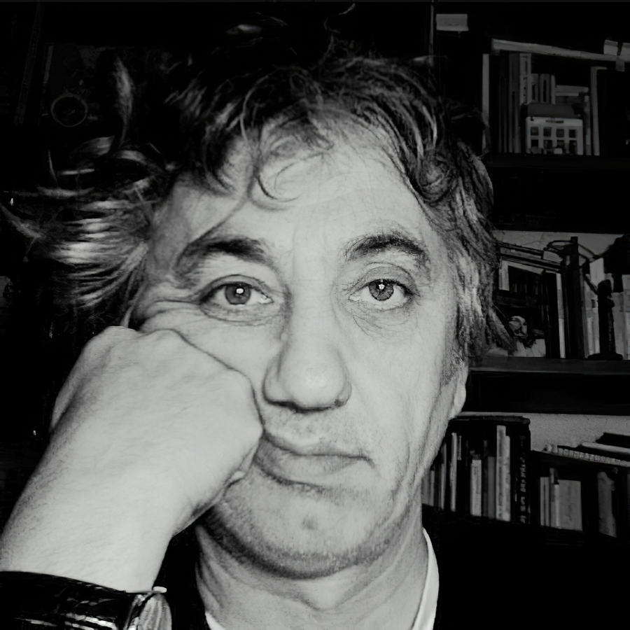 Enrico De Pascale | Autori | DLive Arte